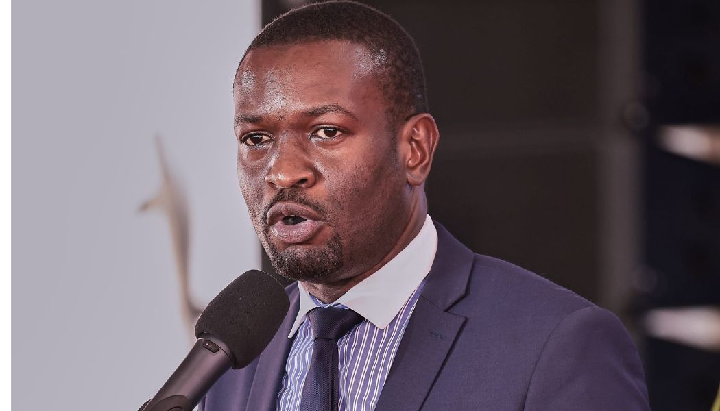 Senator Sifuna takes Ruto head-on in front of Raila Odinga - AfrinewsKE